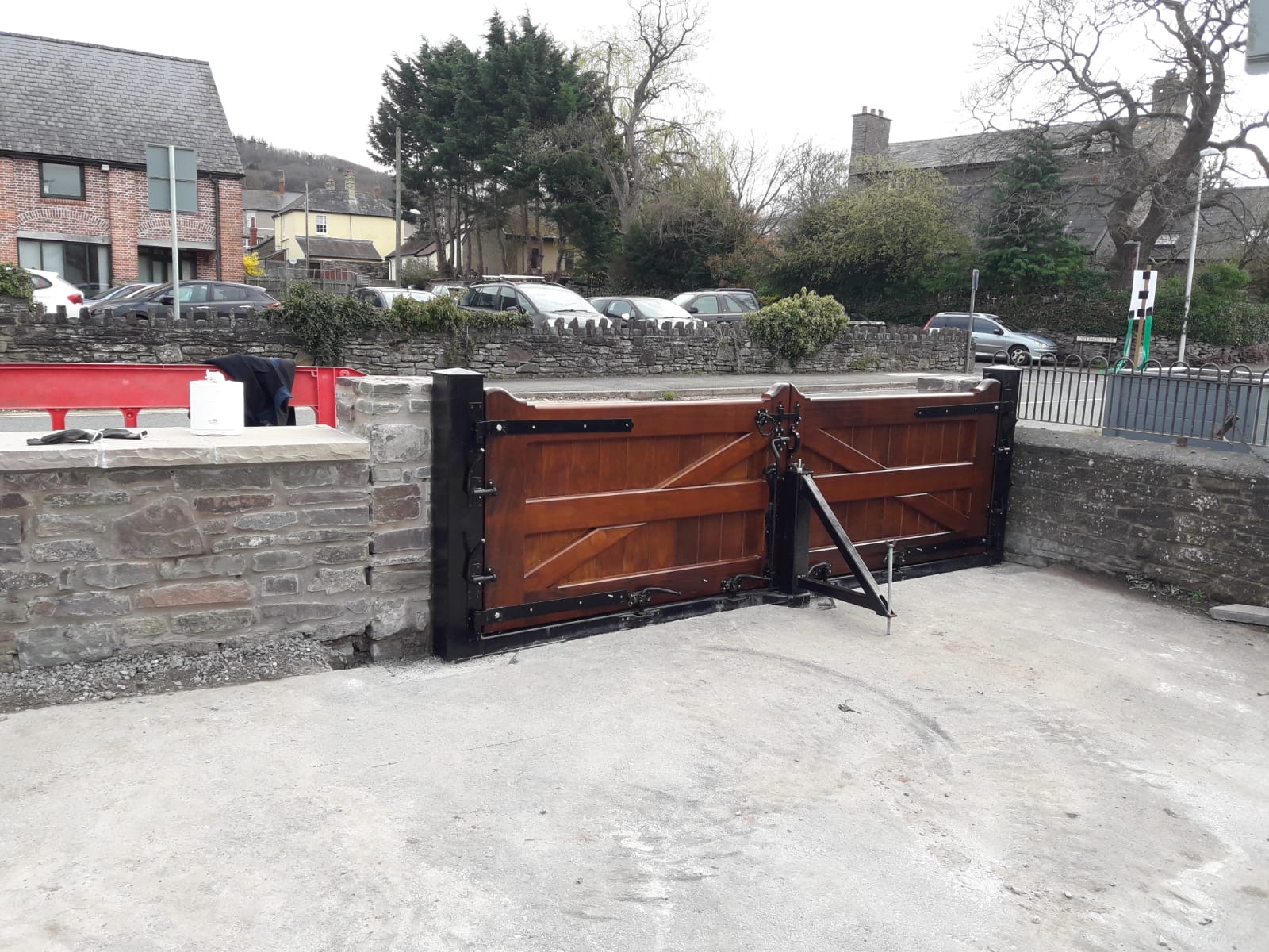 Timber Flood Gates - Lakeside Flood Solutions Singapore