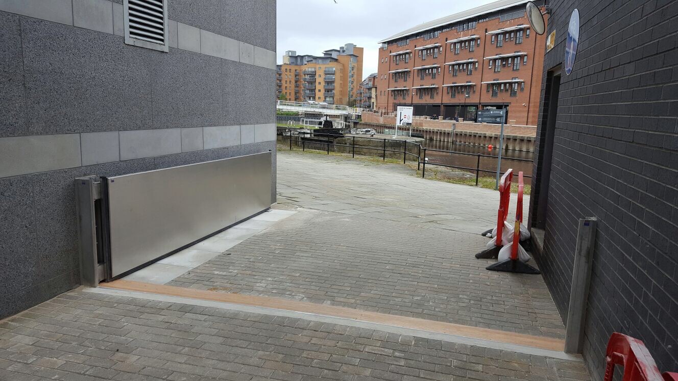 Stainless Steel Flood Gates - Lakeside Flood Solutions Singapore