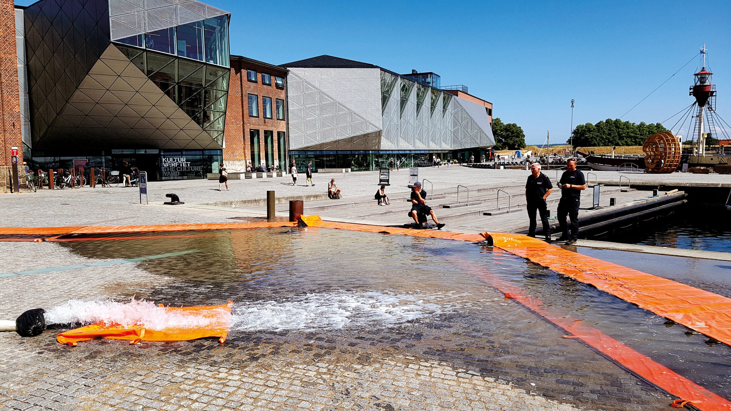 Temporary Flood Barriers - Lakeside Flood Solutions Singapore