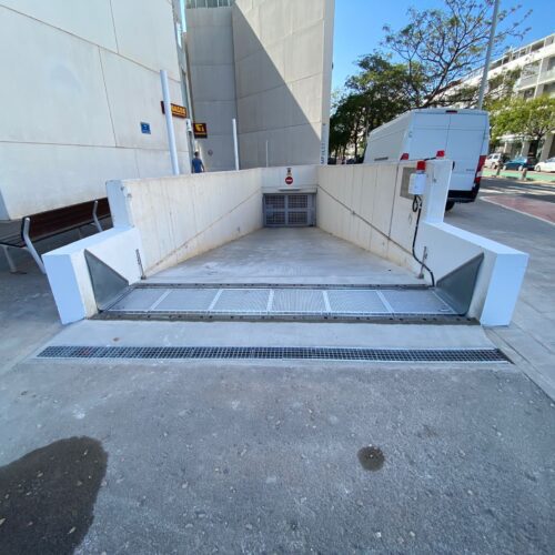 Lakeside install the first Hydraulic Automatic Flood Barrier in Spain ...